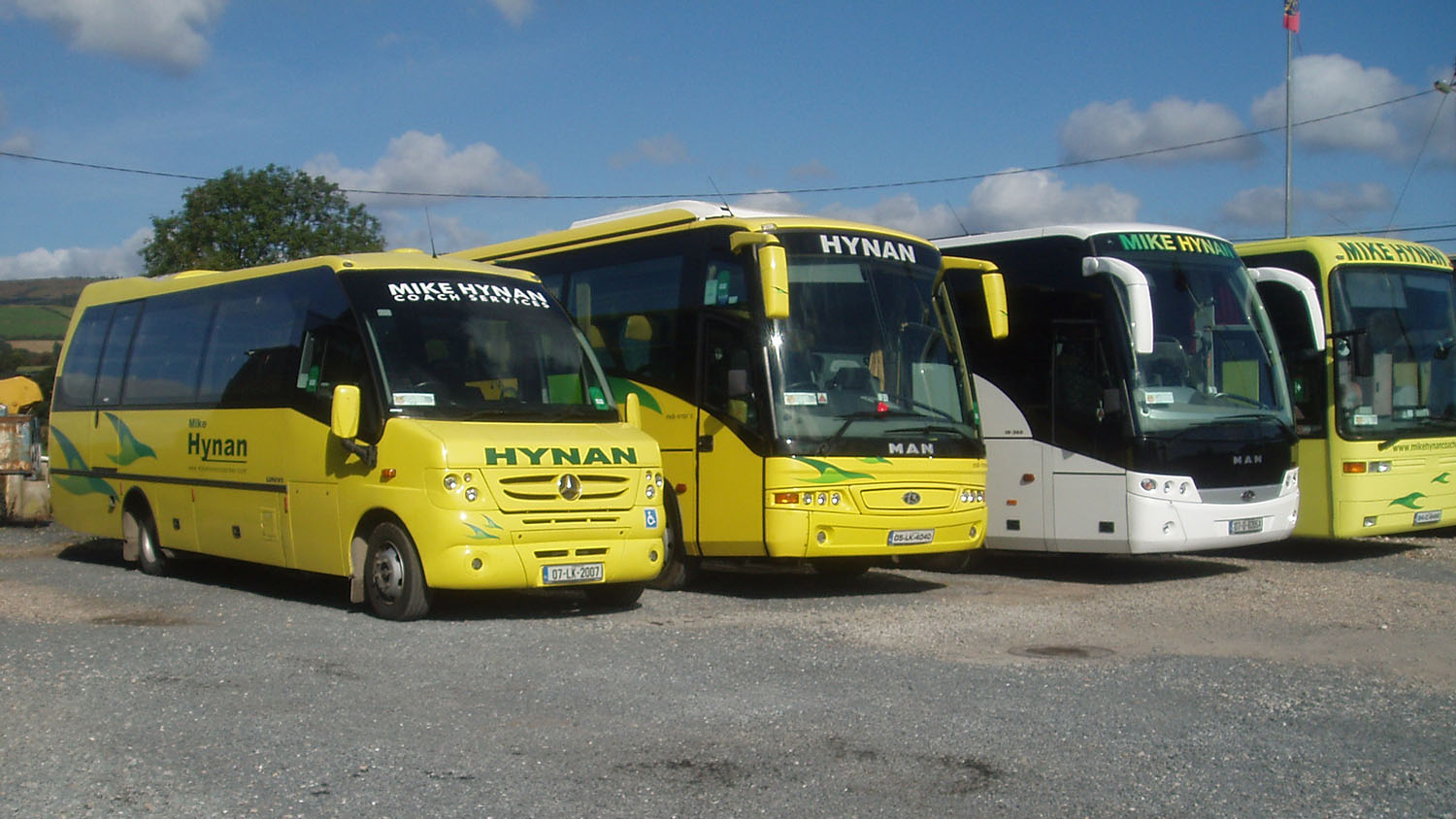 Our Fleet - Hynan Travel - Our sizes range from 7 to 53 seaters